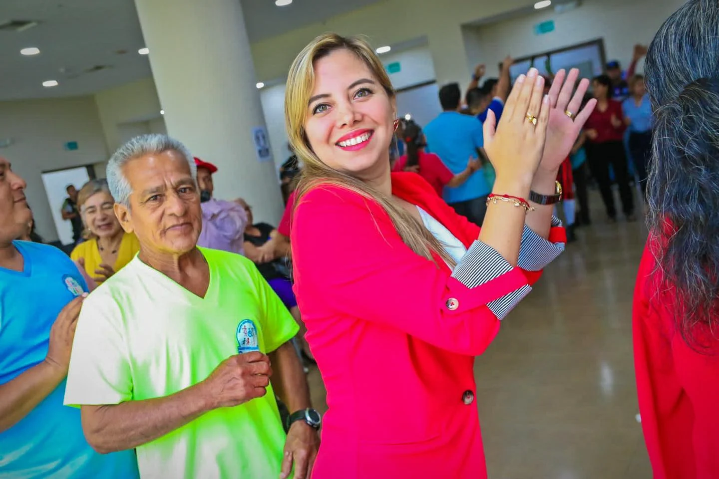 En conmemoración al Dia del Adulto Mayor, rendimos un homenaje a ...